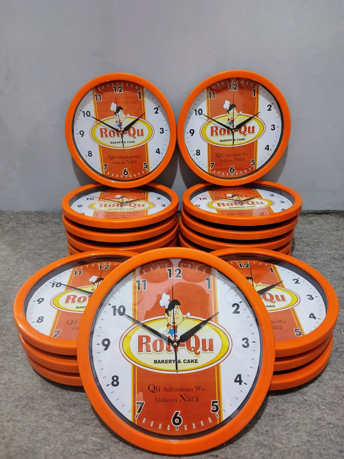 Promosi Makin Kuat dengan Jam Dinding Custom Bertema Bisnismu ...