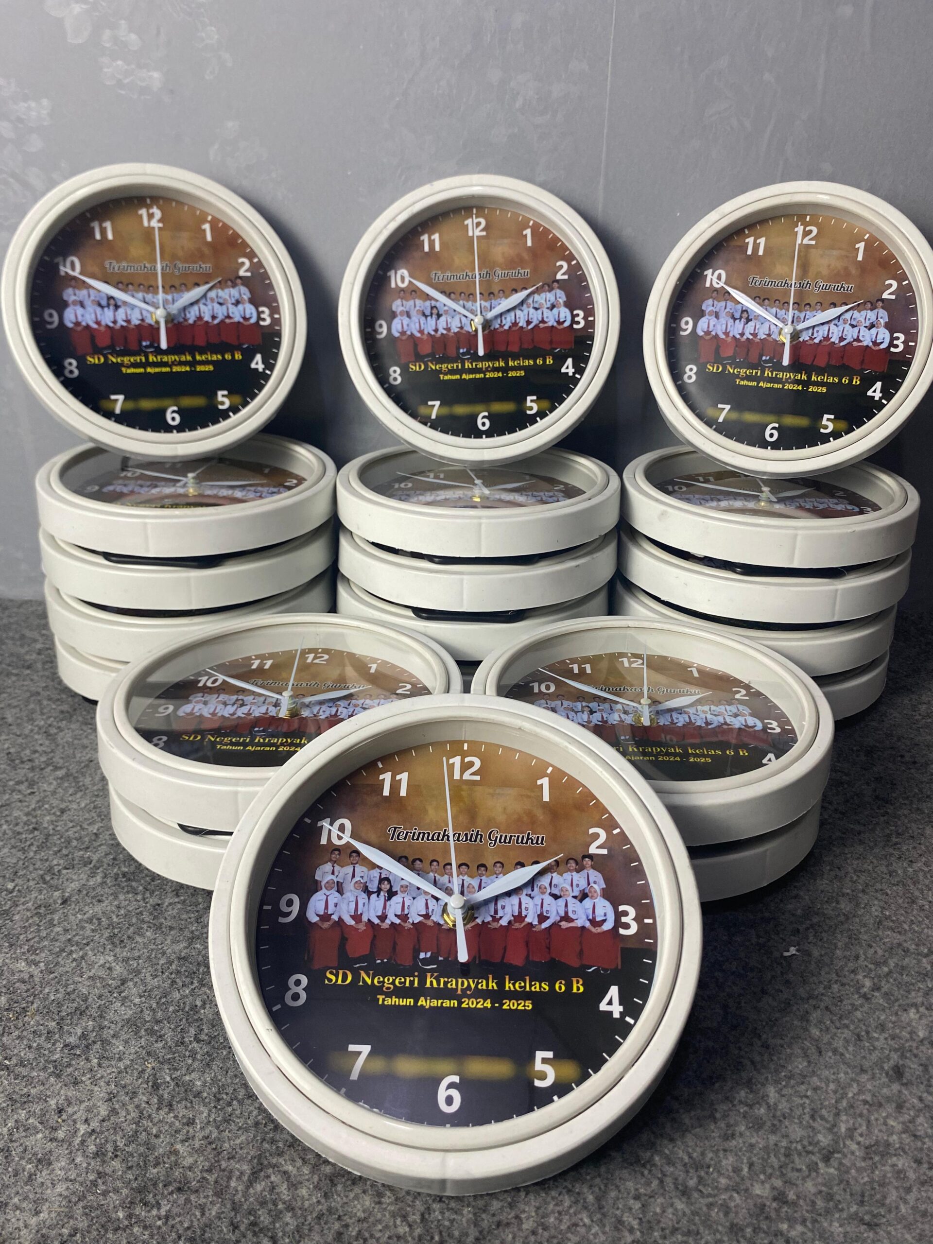 Desain Jam Dinding Custom untuk Meningkatkan Citra Perusahaan ...