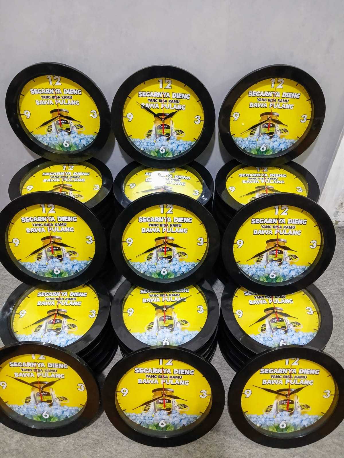 Desain Jam Dinding Custom Menarik yang Membuat Brand Lebih Terlihat ...