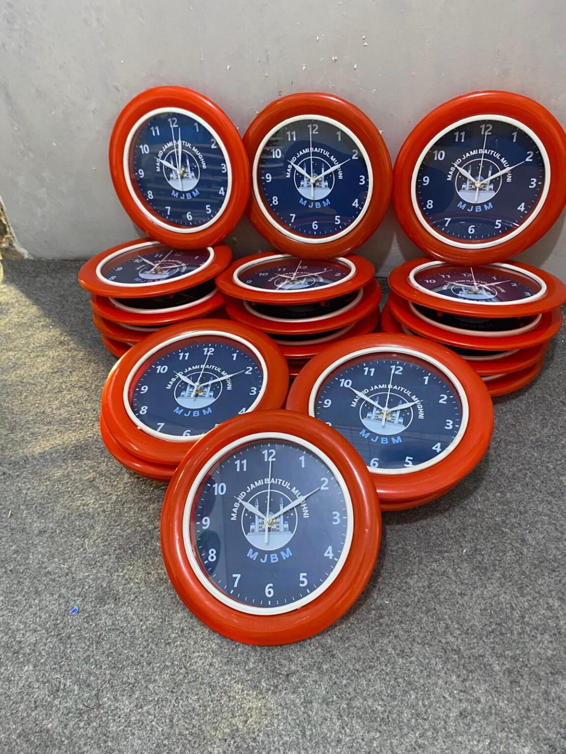 Cara Memilih Jam Dinding yang Tepat untuk Ruangan Apa Pun - Seventime ...